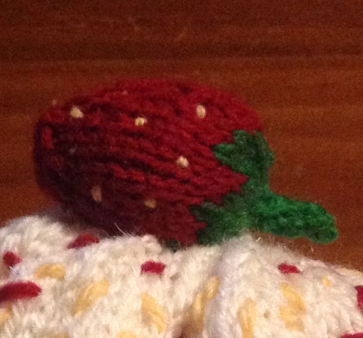 Strawberry Knitting Pattern – The Knit Guru
