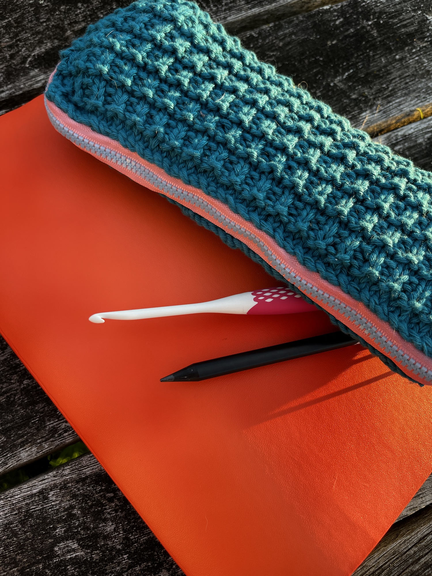 Back to School – Pencil Case – Free Knitting pattern – The Knit Guru