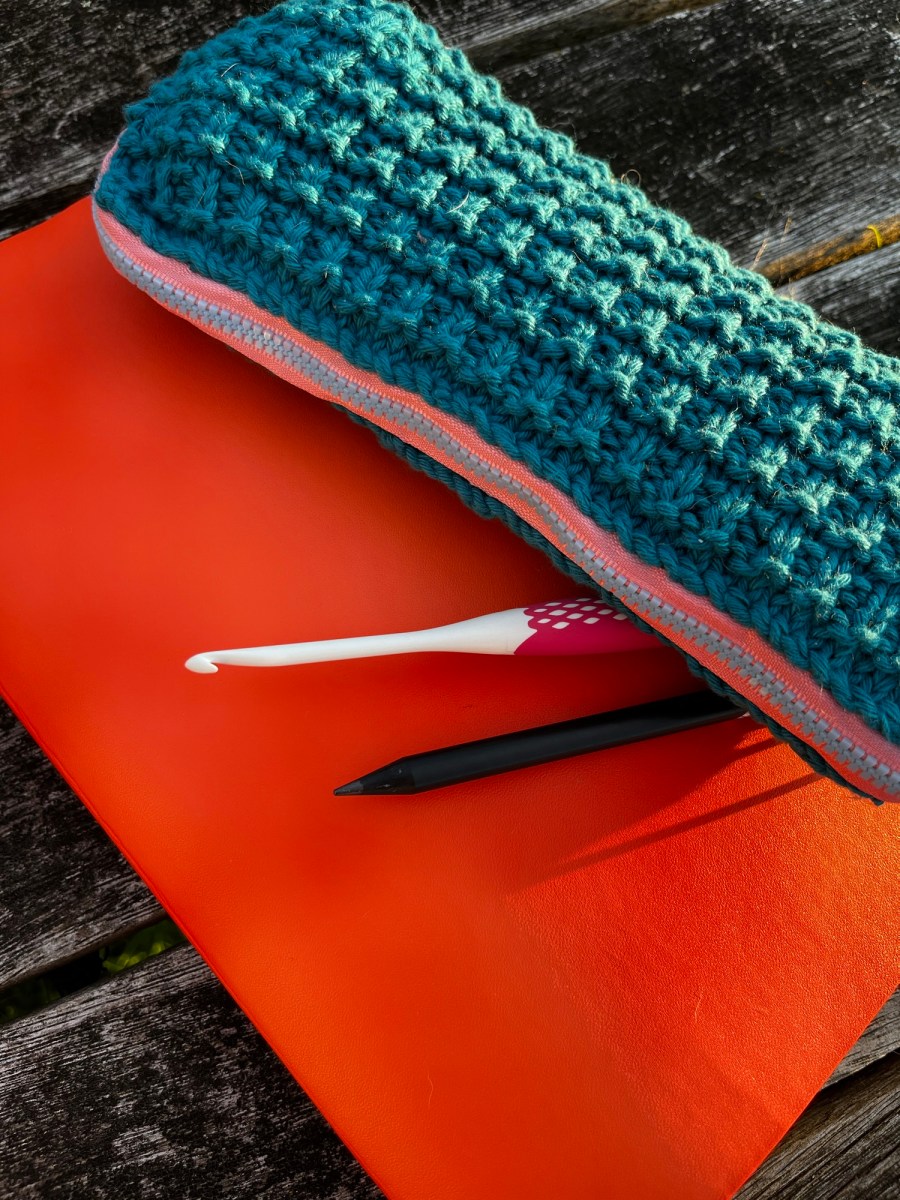 Back to School – Pencil Case – Free Knitting pattern – The Knit Guru