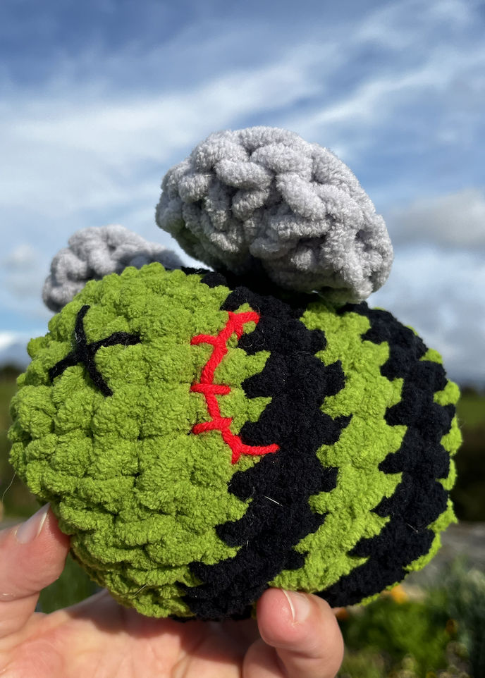 Zombie Bee – Free Crochet Pattern – The Knit Guru